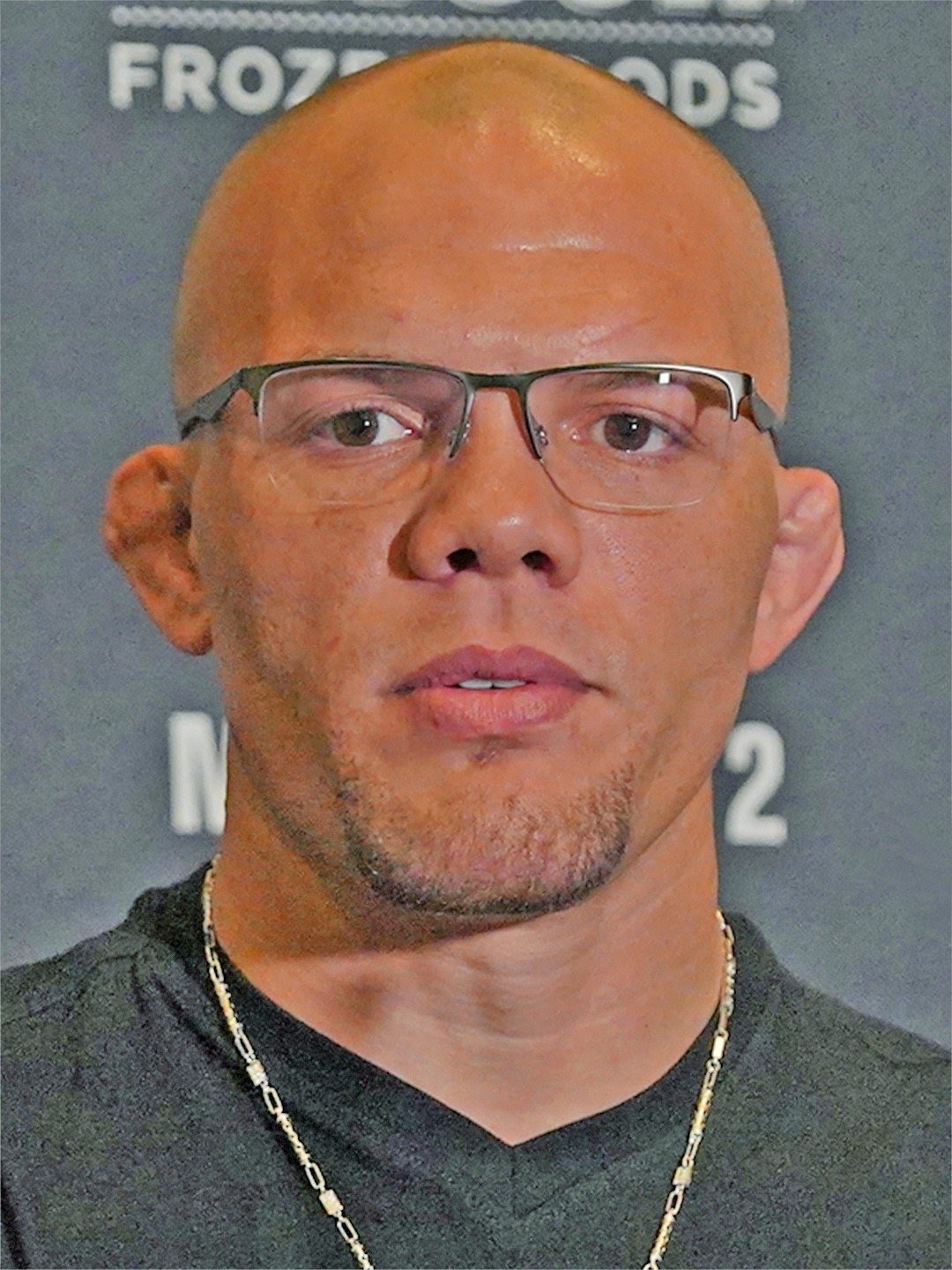 Media - Chad dutch journalist interviews small cameroonian UFC fighter ...