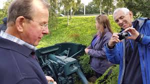 英和画像辞典：(extract, take out, draw, withdraw; evade, avoid, run away ...